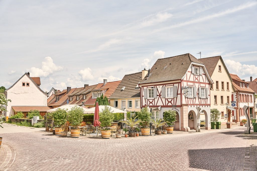 Willkommen in Ettenheim: Barock, Wein und Naturschönheiten